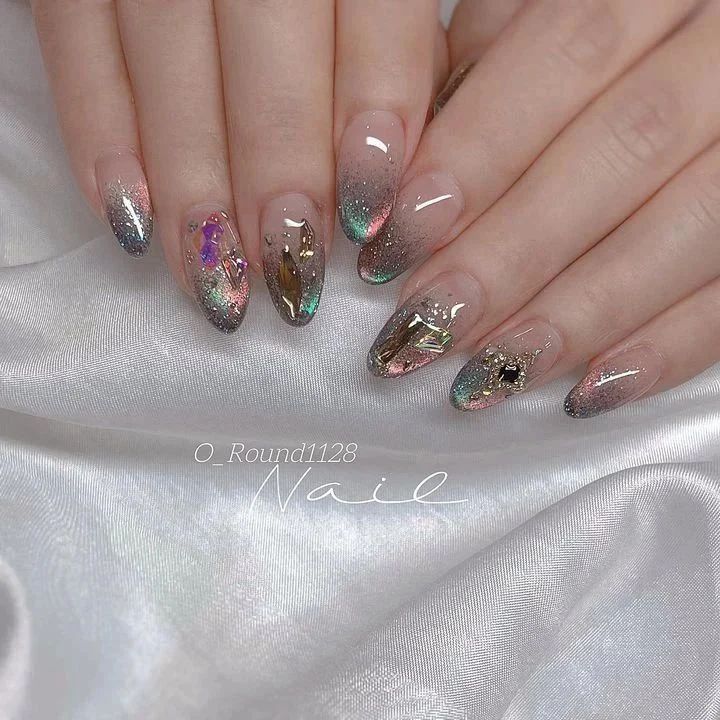 Charming Reflective Nails That Are Unique - KAYNULI