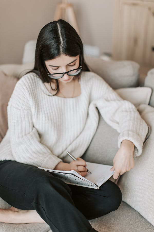 30 Fun Indoor Activities For When You're Home Alone - KAYNULI